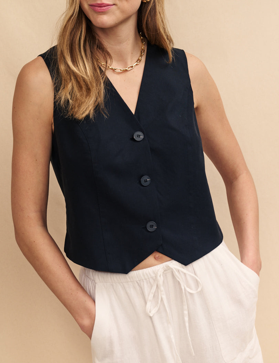 Classic Black Waistcoat - MARAVELLINE